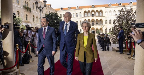 Political chess with human pawns – Foreign and security policy | IPS ...